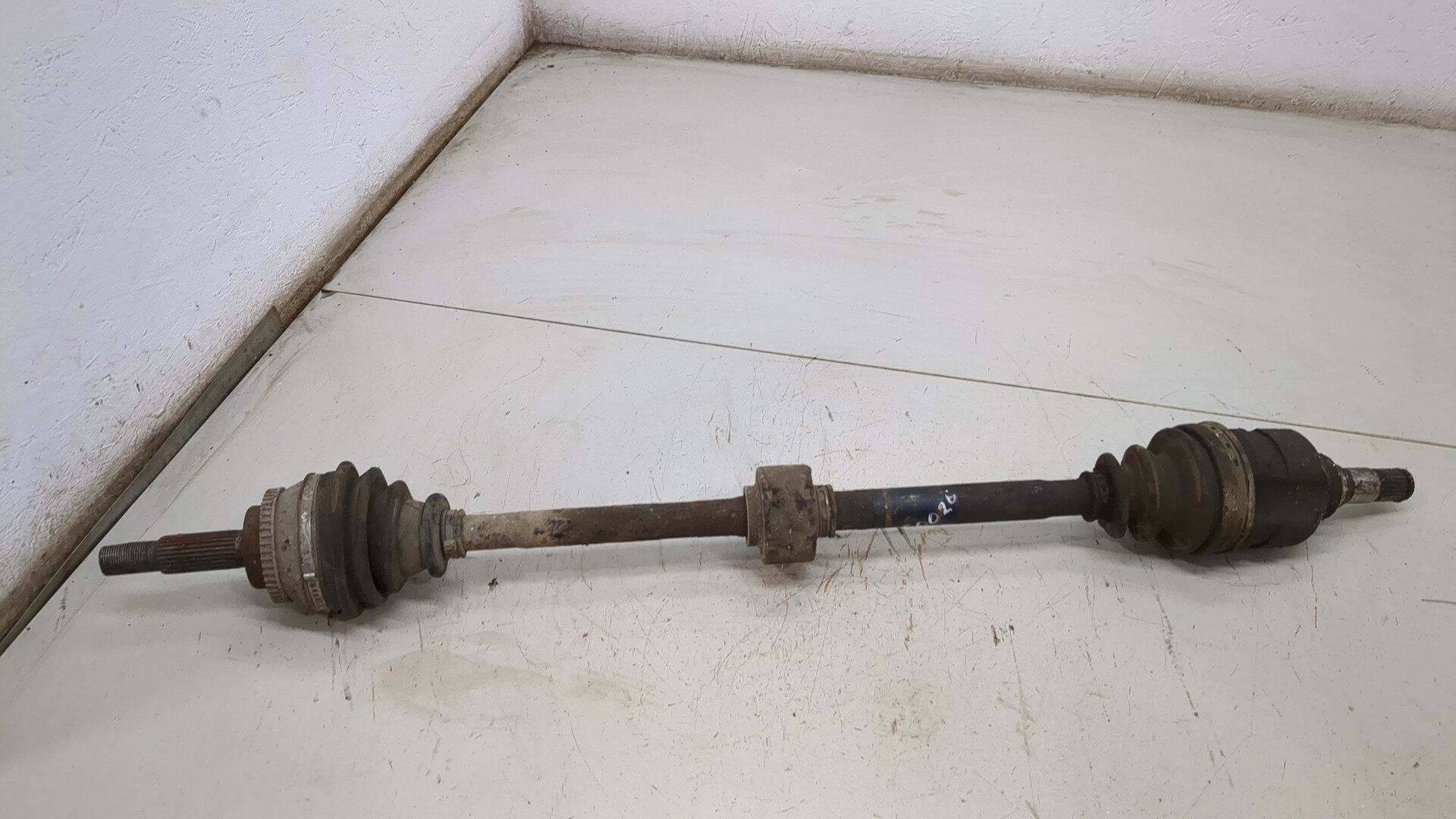 Полуось (вал, шрус) правая передняя Toyota Corolla E12 Б/У