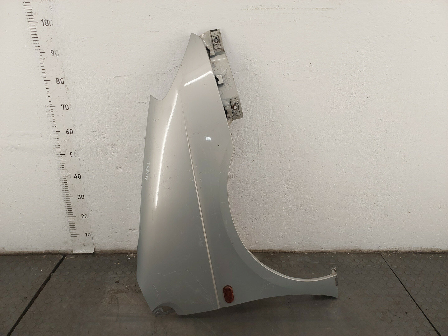 Крыло правое переднее Renault Scenic Б/У