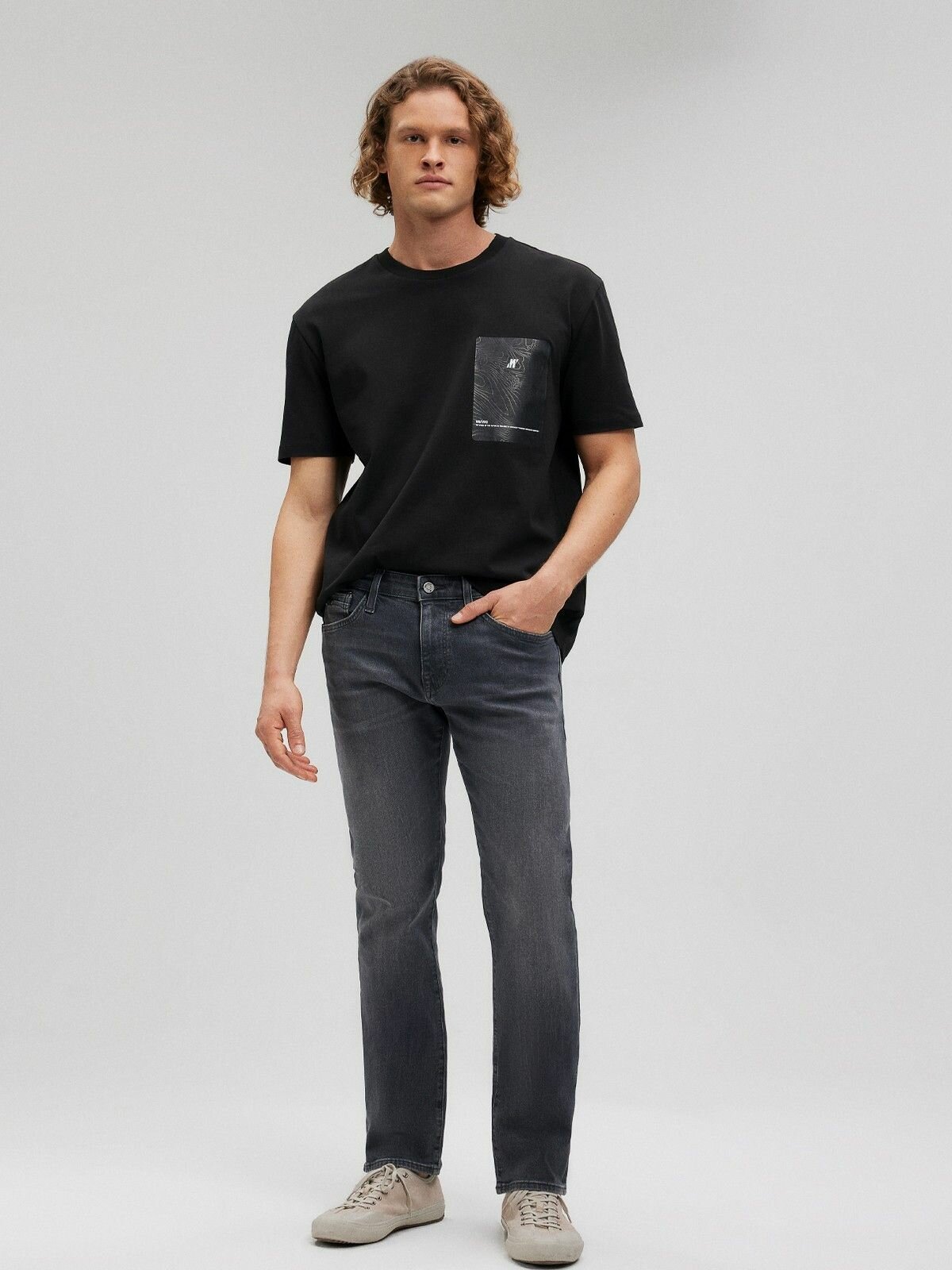 Джинсы зауженные 