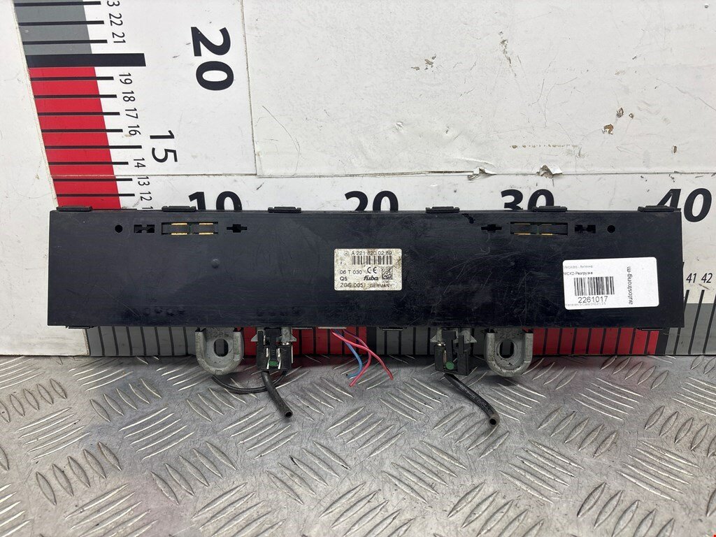 Антенна Mercedes S-Class (W221) A2218200289 арт. 2261017