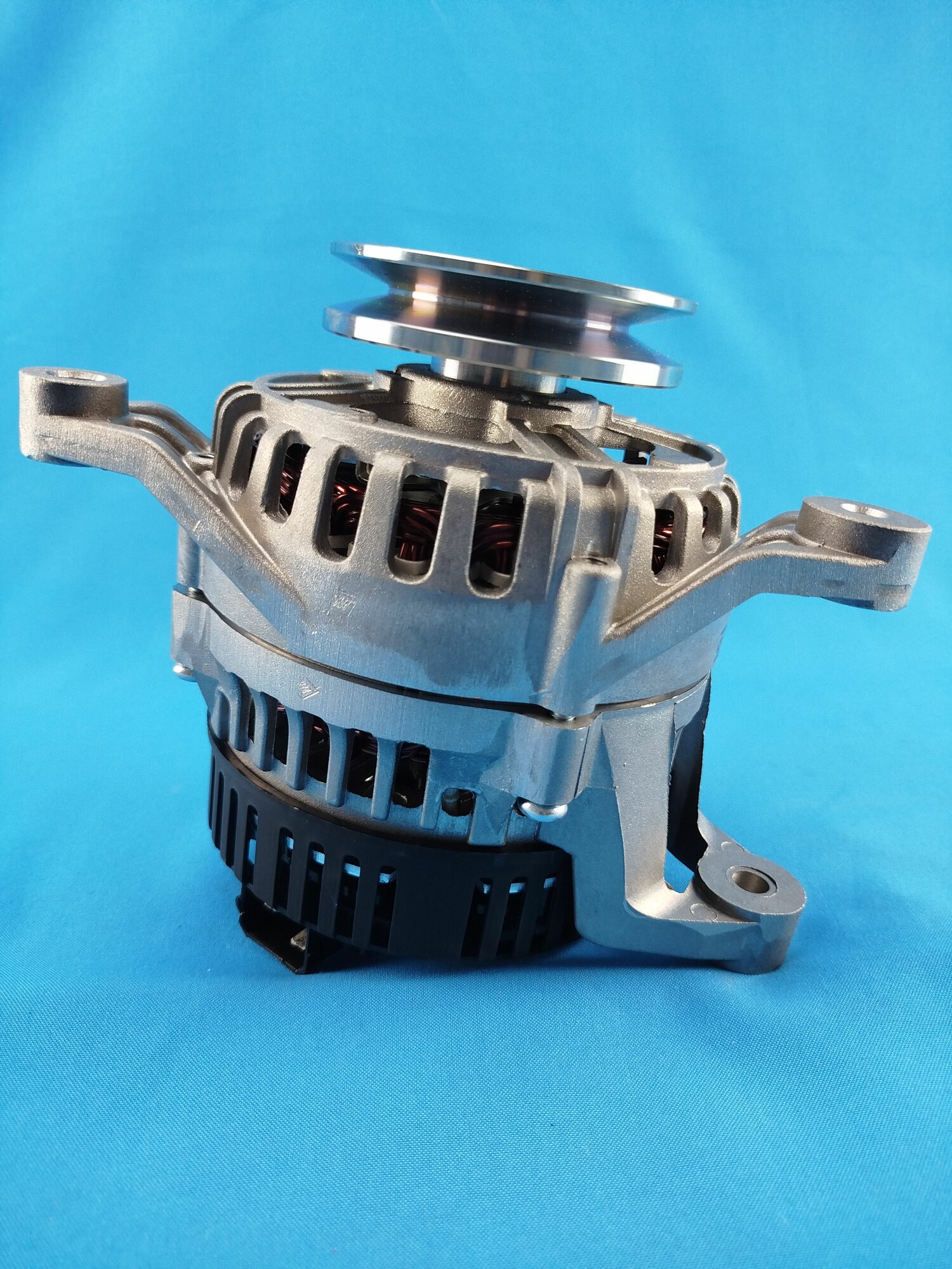 Генератор "прамо" для а/м ПАЗ (14В, 105А)