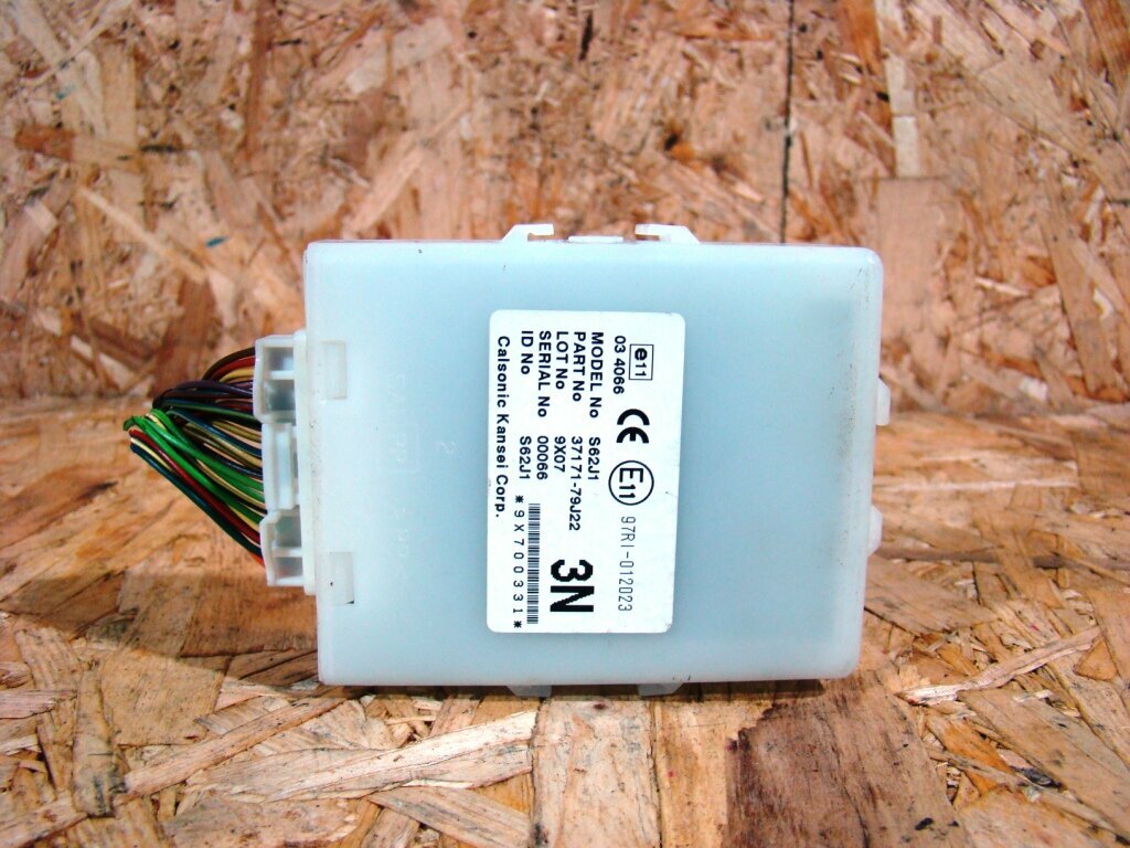 Suzuki SX4 Блок управления бесключевым доступом 3717179J22