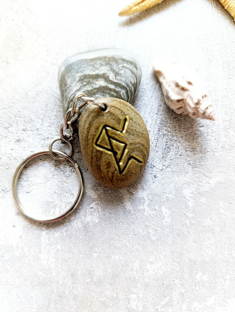 Талисман Рунический став на похудение. Гравировка по камню. Брелок. Ручная работа.