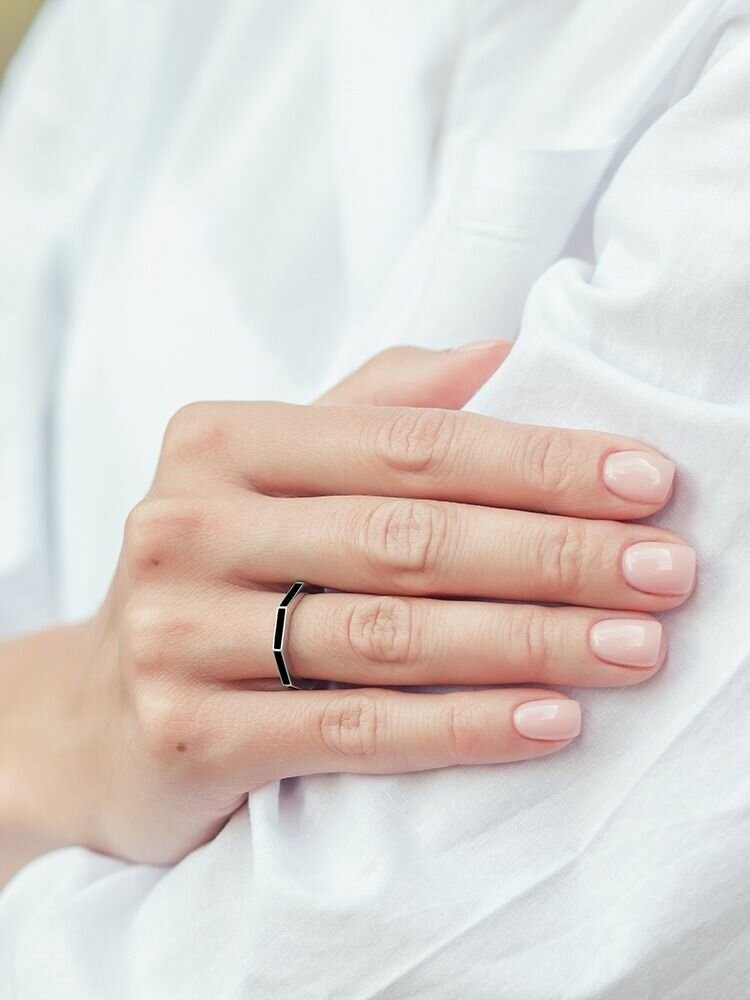 Кольцо FLEUR DE NEIGE JEWELRY, эмаль, размер 17, черный/серебристый — фото 1