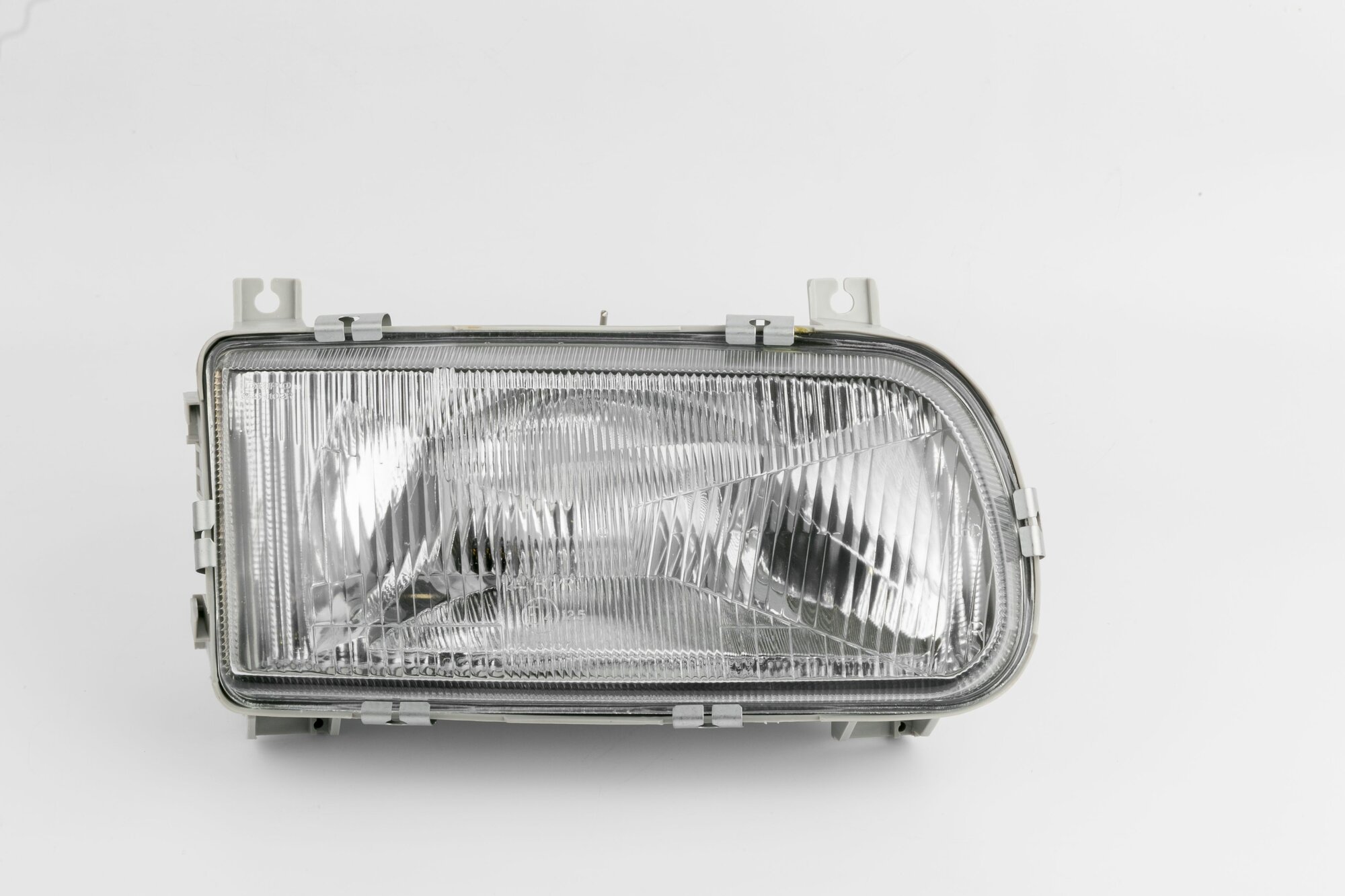 Фара правая для Шкода Фелиция 1994-1997, oem 014101128A, 6U1941018 арт 6651102RLDEM