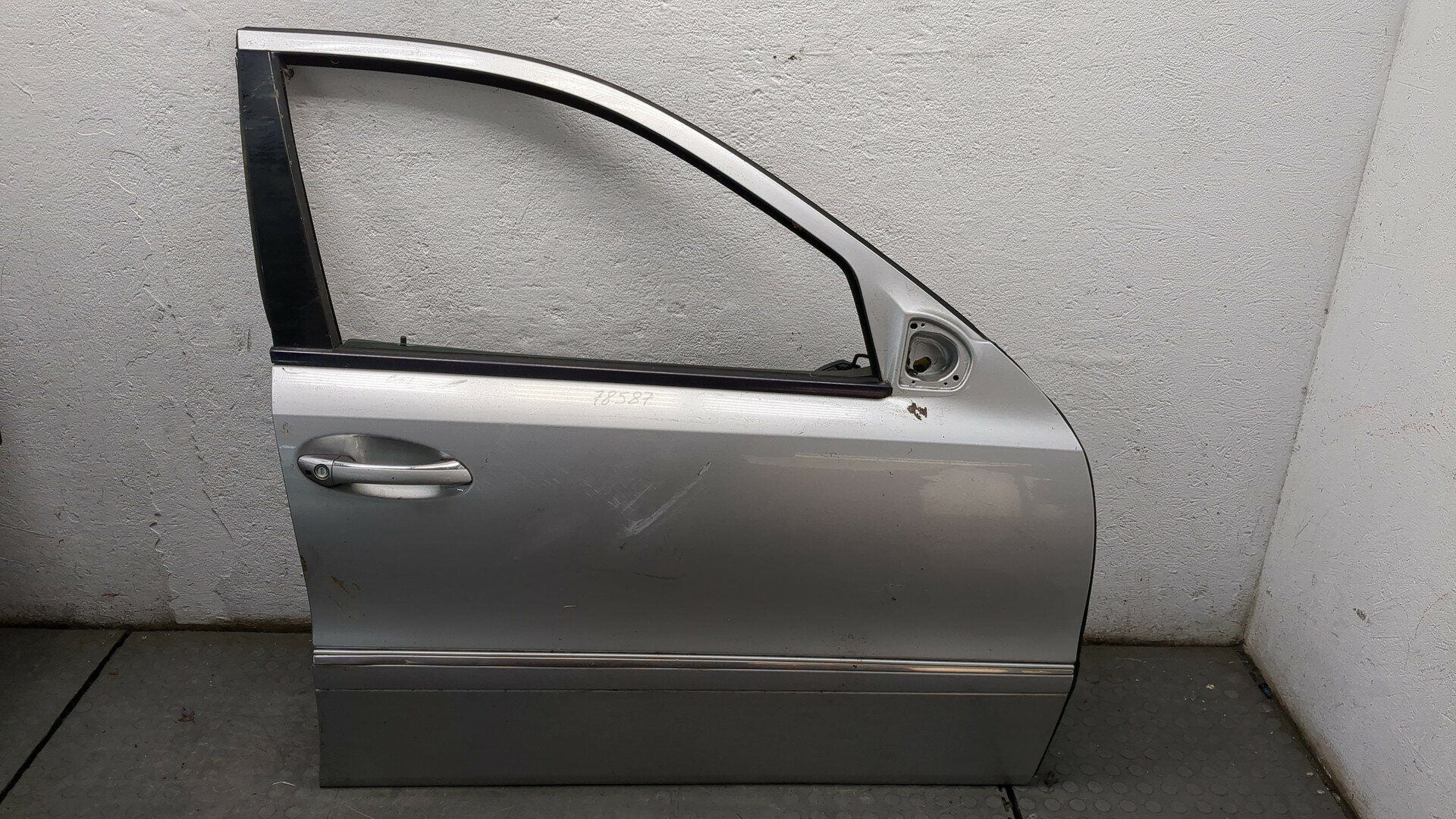 Дверь боковая (легковая) правая передняя Mercedes E W211 Б/У