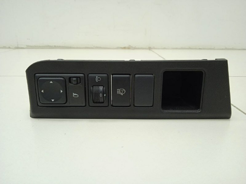 Блок кнопок Nissan Note E11 2006-2013