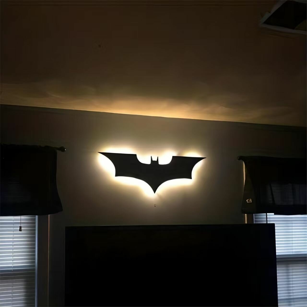 Настенный светильник Batman/ ночник Бэтмен с розовой подсветкой