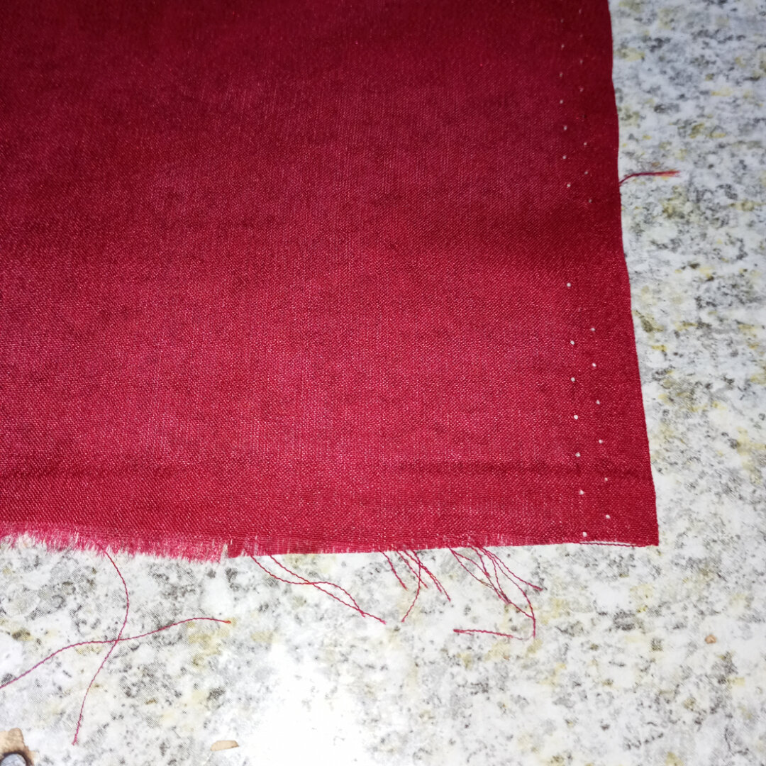 Ткань легкая полупрозрачная 141х 199 см имеются дырочки