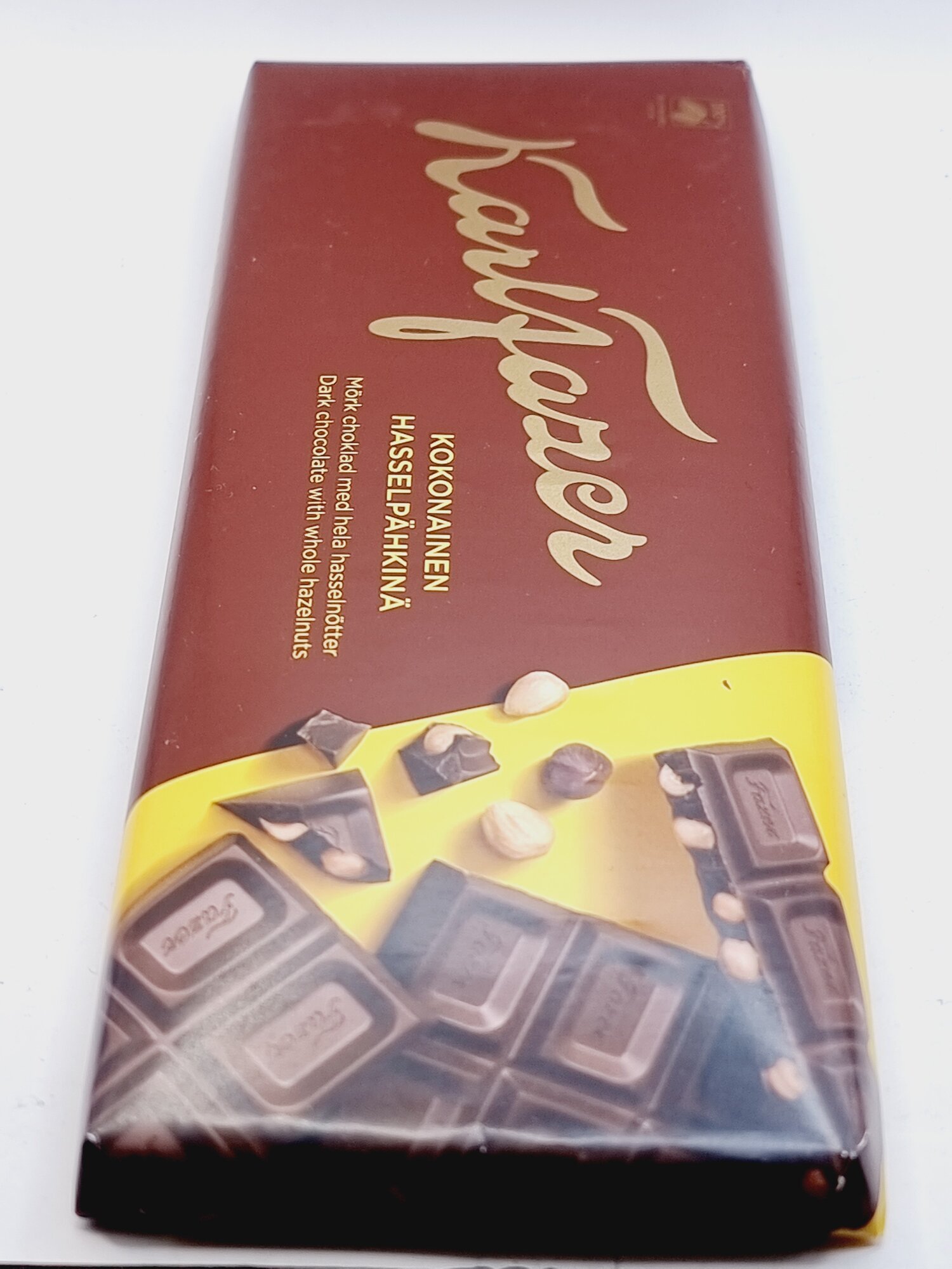 Karl Fazer Шоколад темный с цельным фундуком, 200 г (Финляндия)