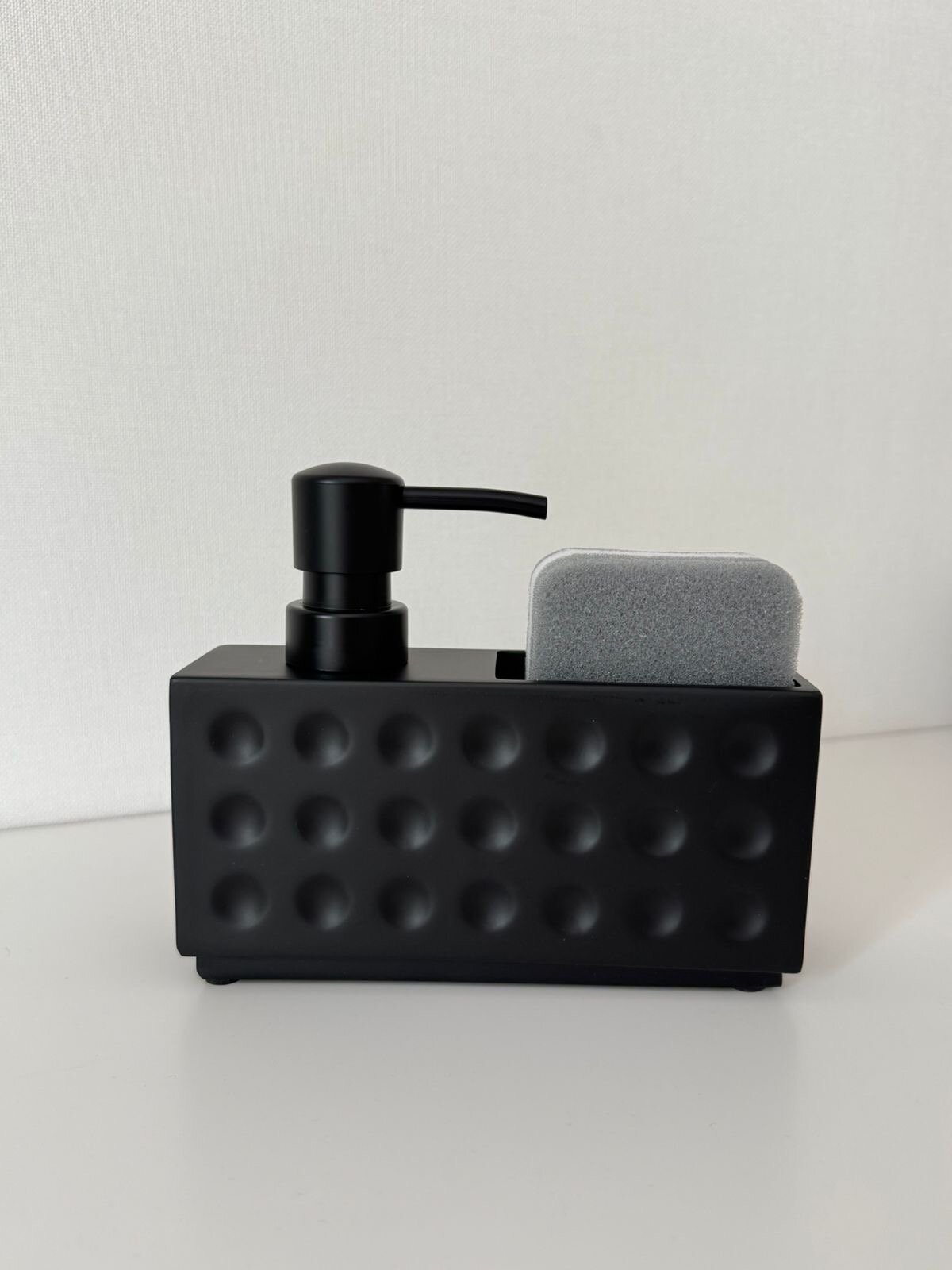 Дозатор для моющего средства на кухню , диспенсер для мыла с губкой, черный