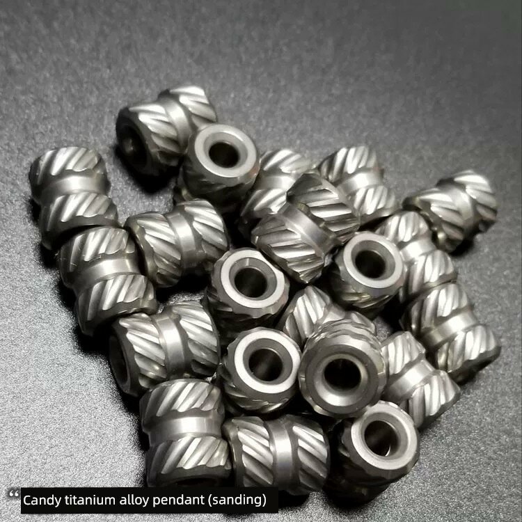 Подвеска-фонарик в виде римской колонны/длинного и короткого ножа-конфетницы, на шнурке, из анодированного чистого