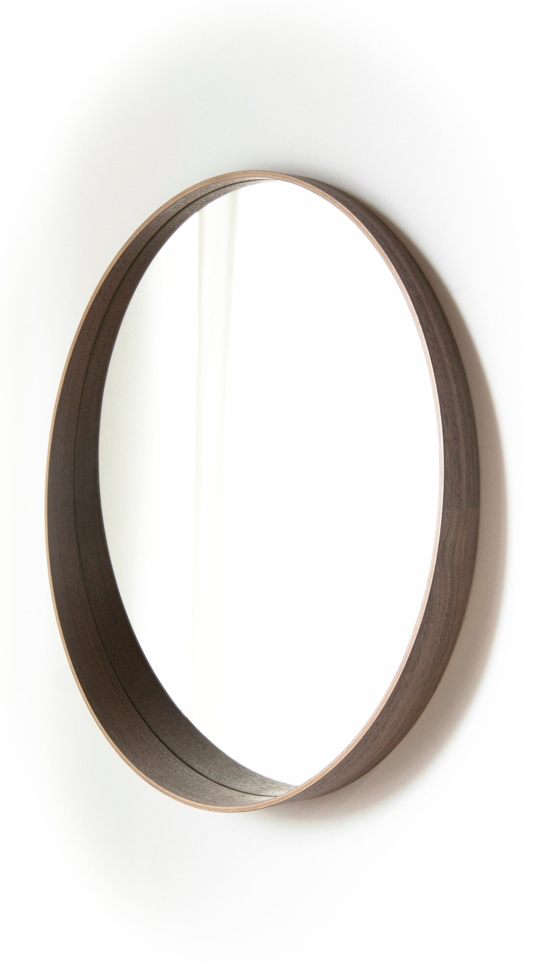 Зеркало круглое настенное интерьерное в деревянной раме 90 см