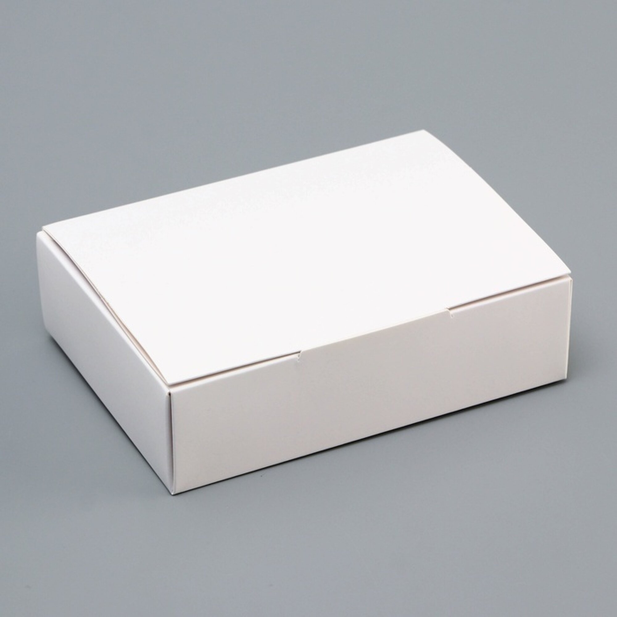 Коробка для 6 конфет, 13.7×9.85×3.85 см. Кондитерская упаковка