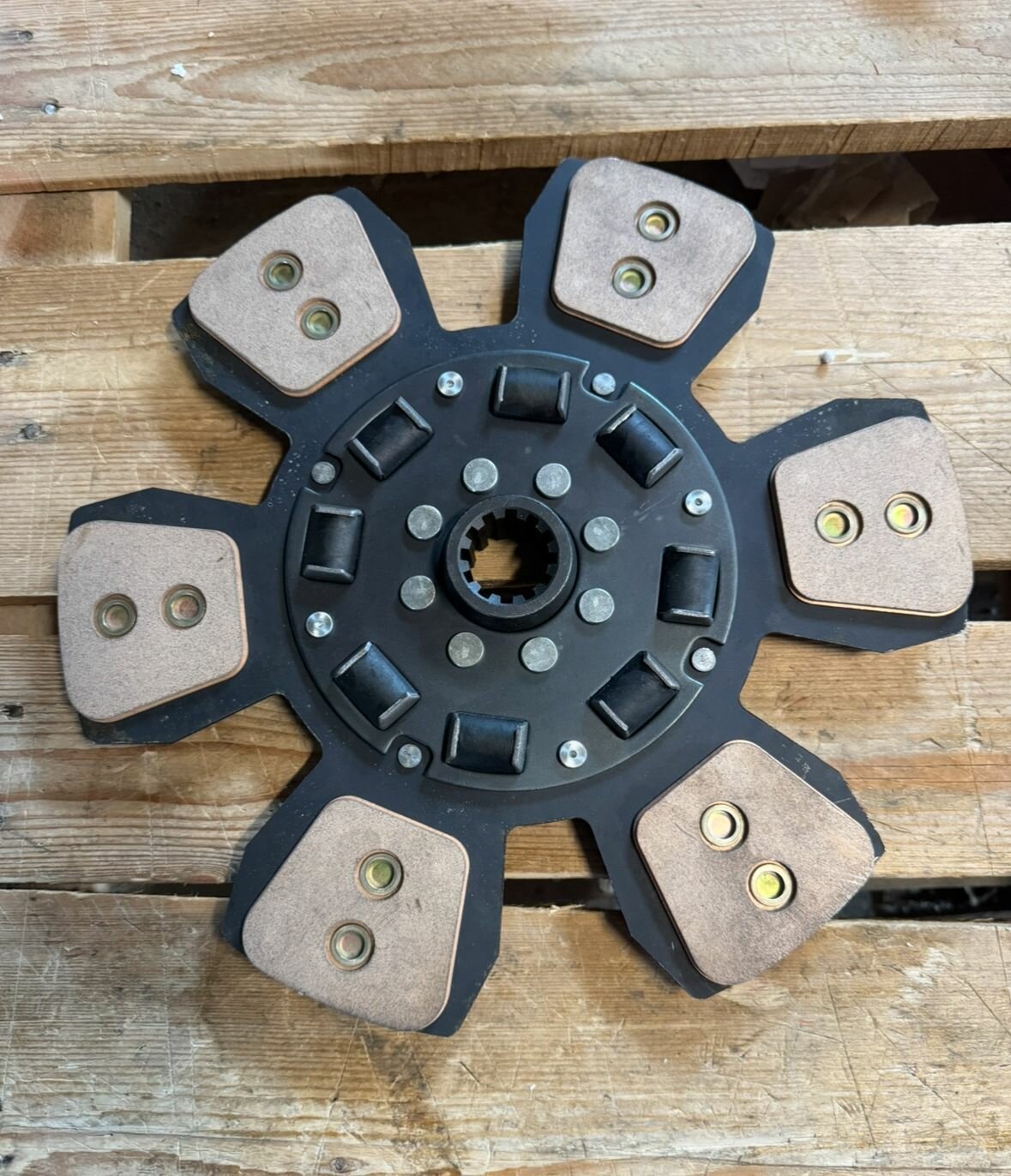 Диск сцепления мтз-80-1523 керамика 6 лепестков резинки