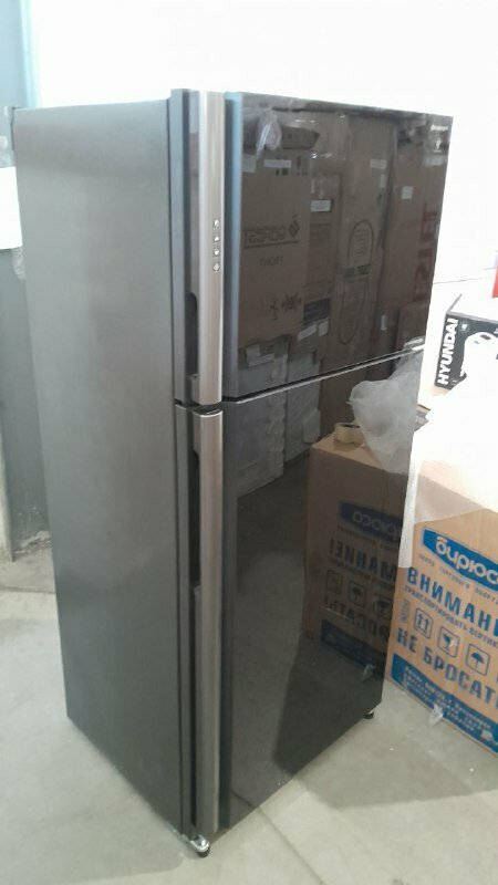 Холодильник SHARP SJ-XP59PGBK черный FNF (уценка)