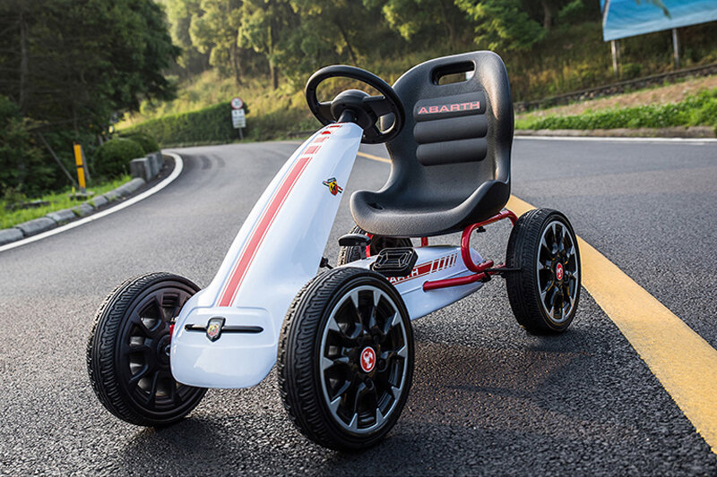Детский веломобиль Abarth белый