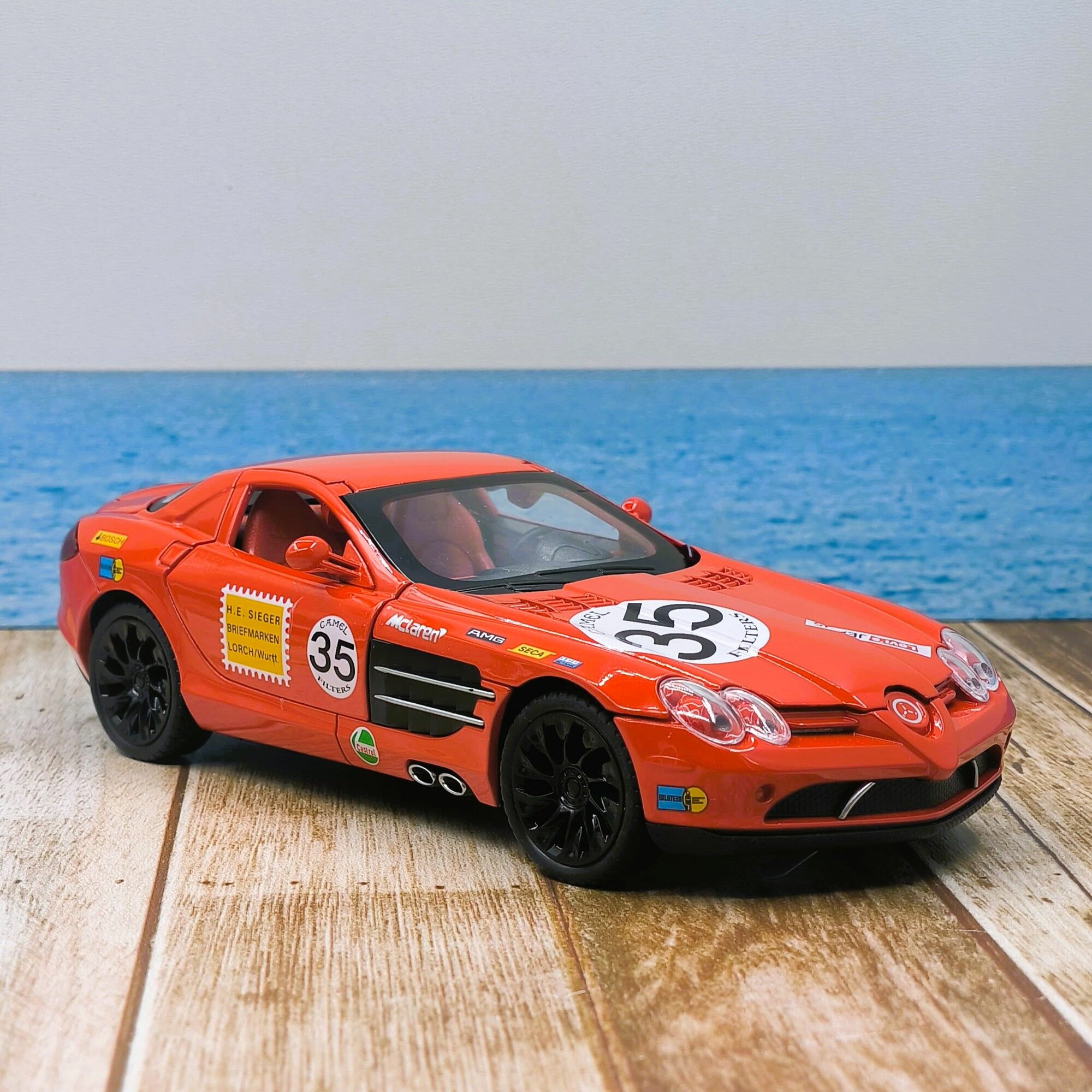 Металлическая модель Mercedes-Benz SLR McLaren с световым и звуковым сопровождением. Масштаб 1:24