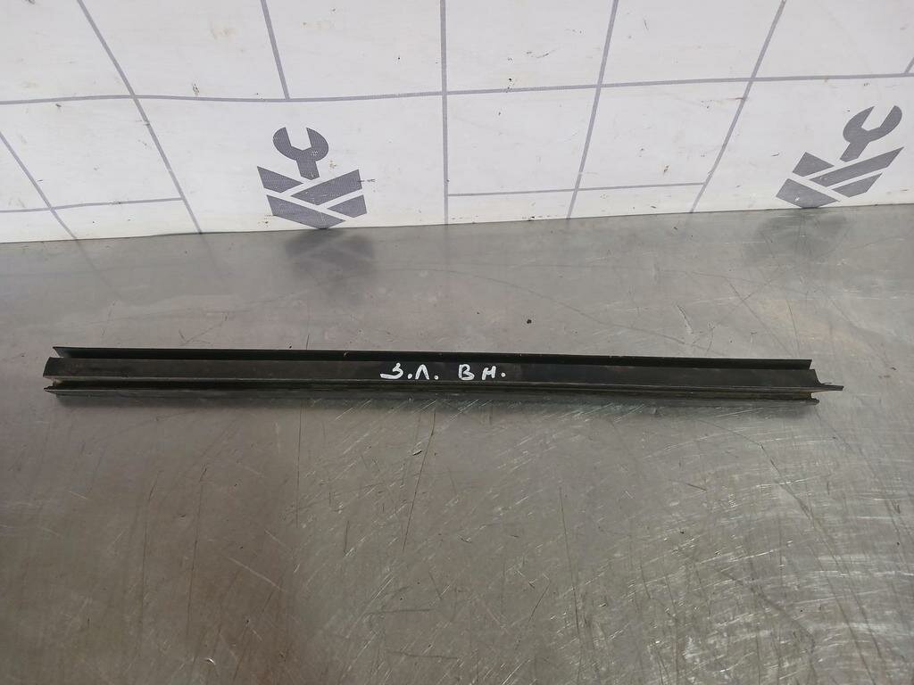 Уплотнитель стекла двери Renault Clio 2 Symbol 1998-2008