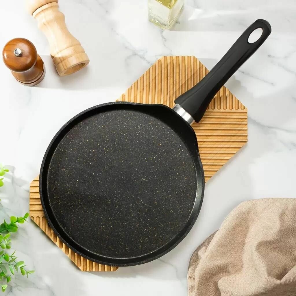 Блинница Гурман алюминиевая, 24 см, антипригарная, с пластиковой ручкой, для индукции