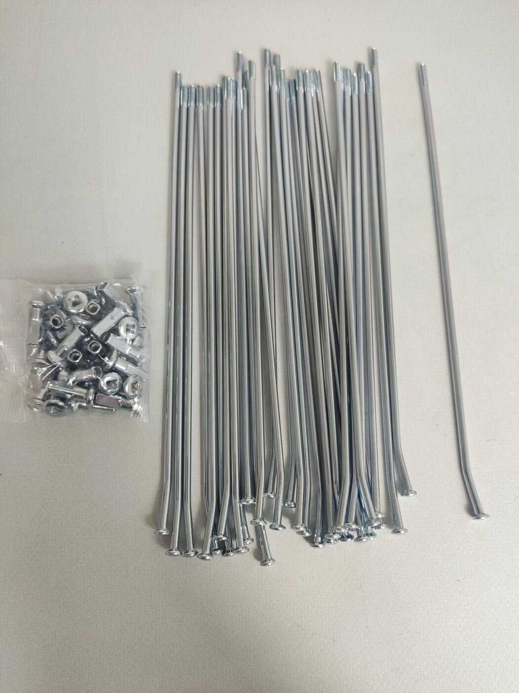 Спицы + ниппель 18" (компл. 32шт) ступица 4 болта