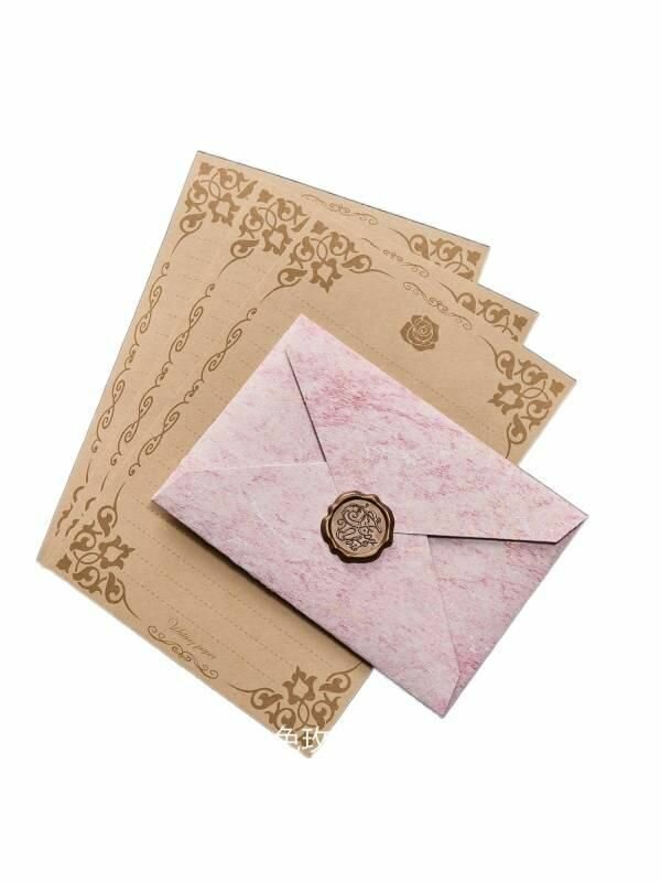 Позолоченный конверт с письмом