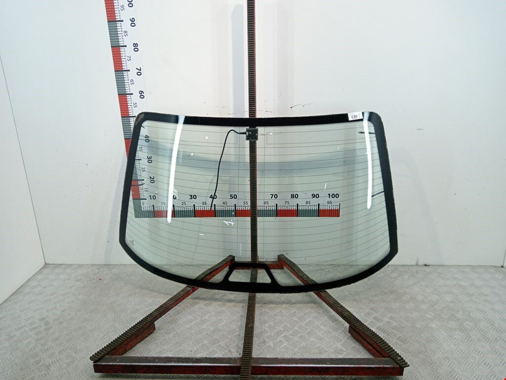 Стекло заднее BMW 7-Series (E38) 51318172319 арт. 2240359