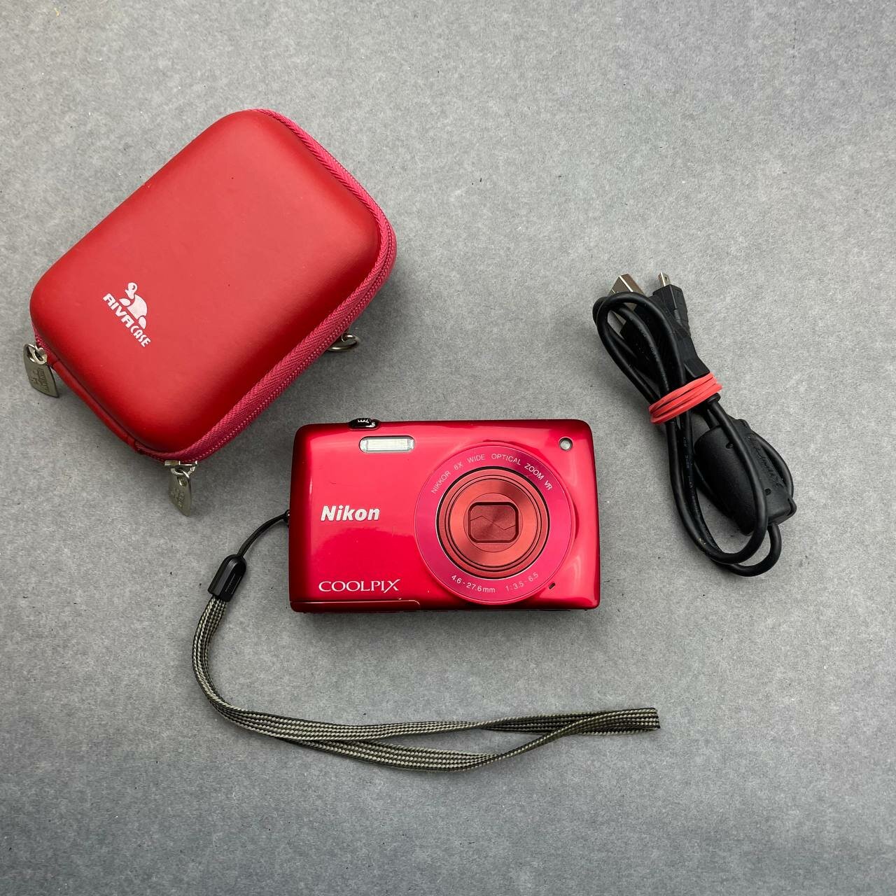 Цифровой компактный фотоаппарат Nikon Coolpix S4300, красный, уценка