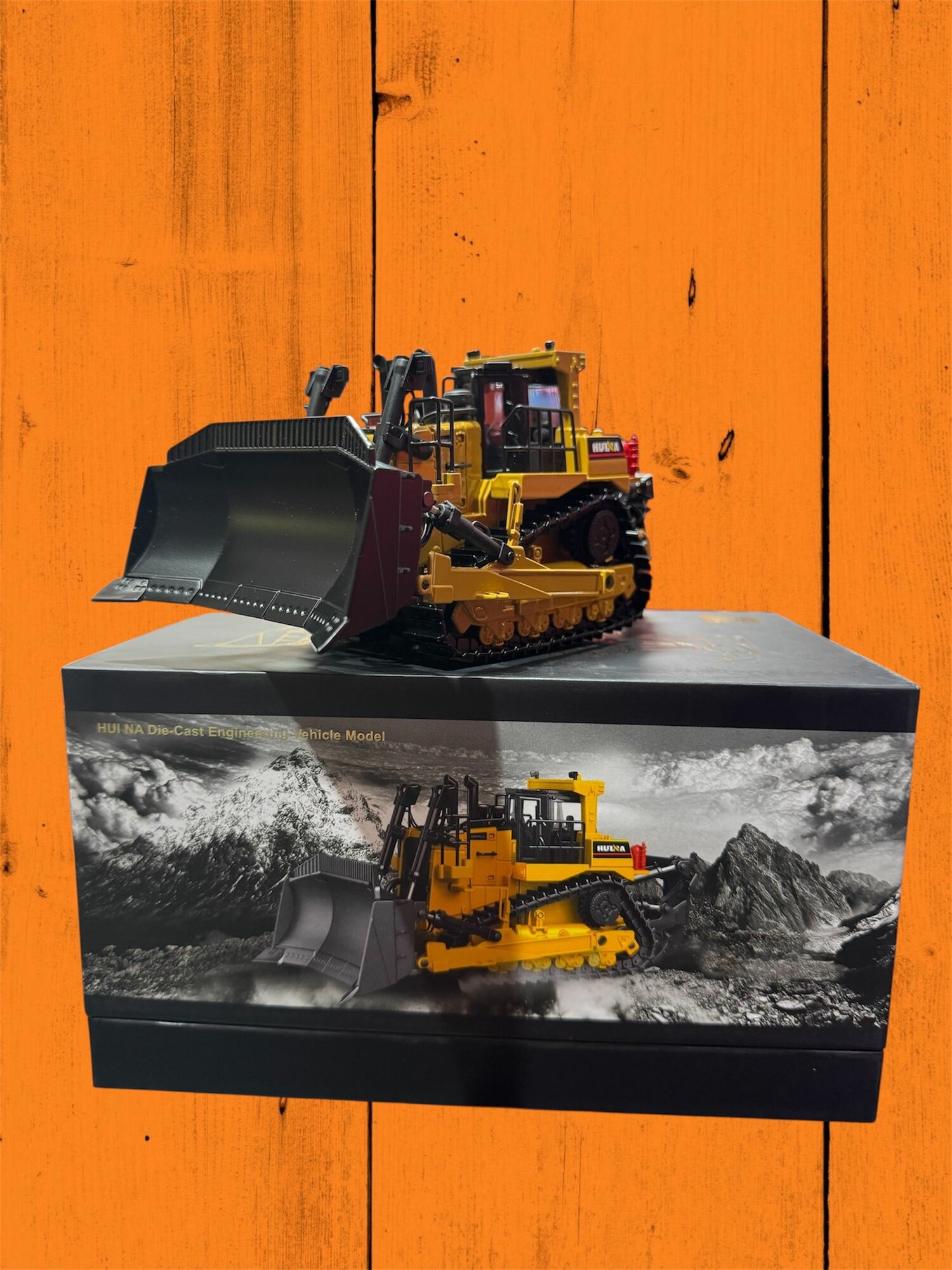 Металлический гусеничный бульдозер HuiNa Toys 1:50 - HN1700