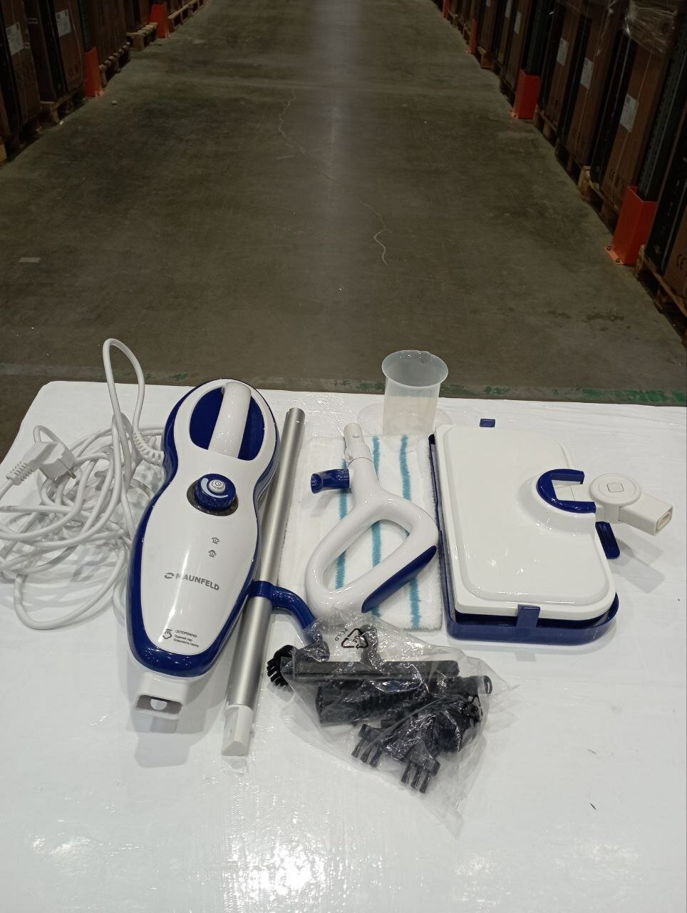 Паровая швабра MAUNFELD MF-1936BL