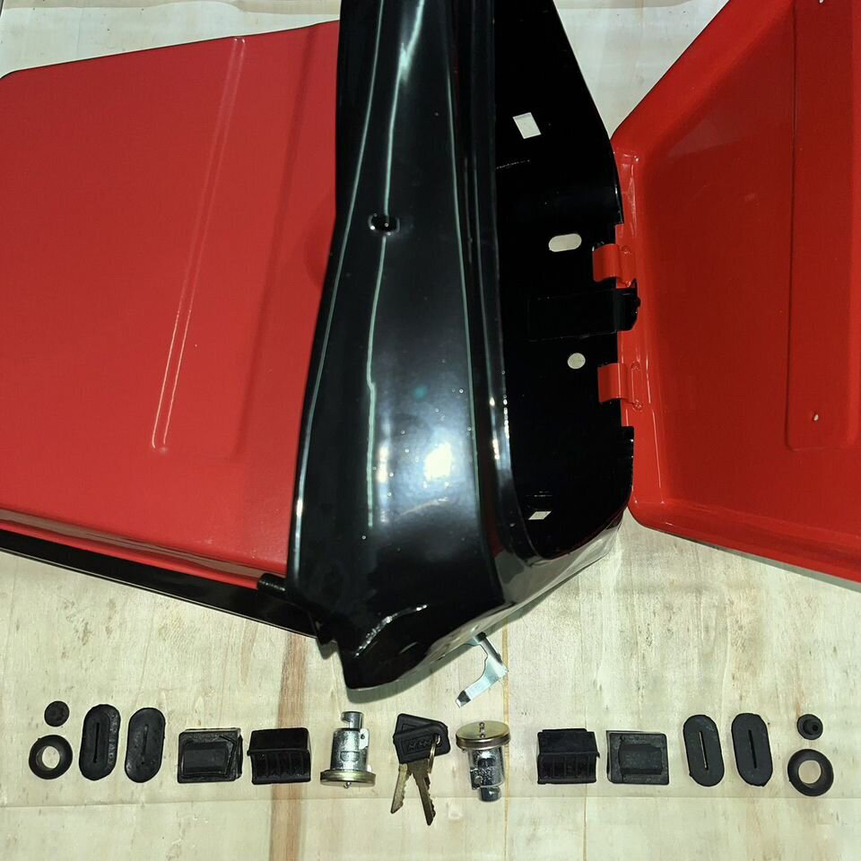 Бардачки Иж в сборе (пара)