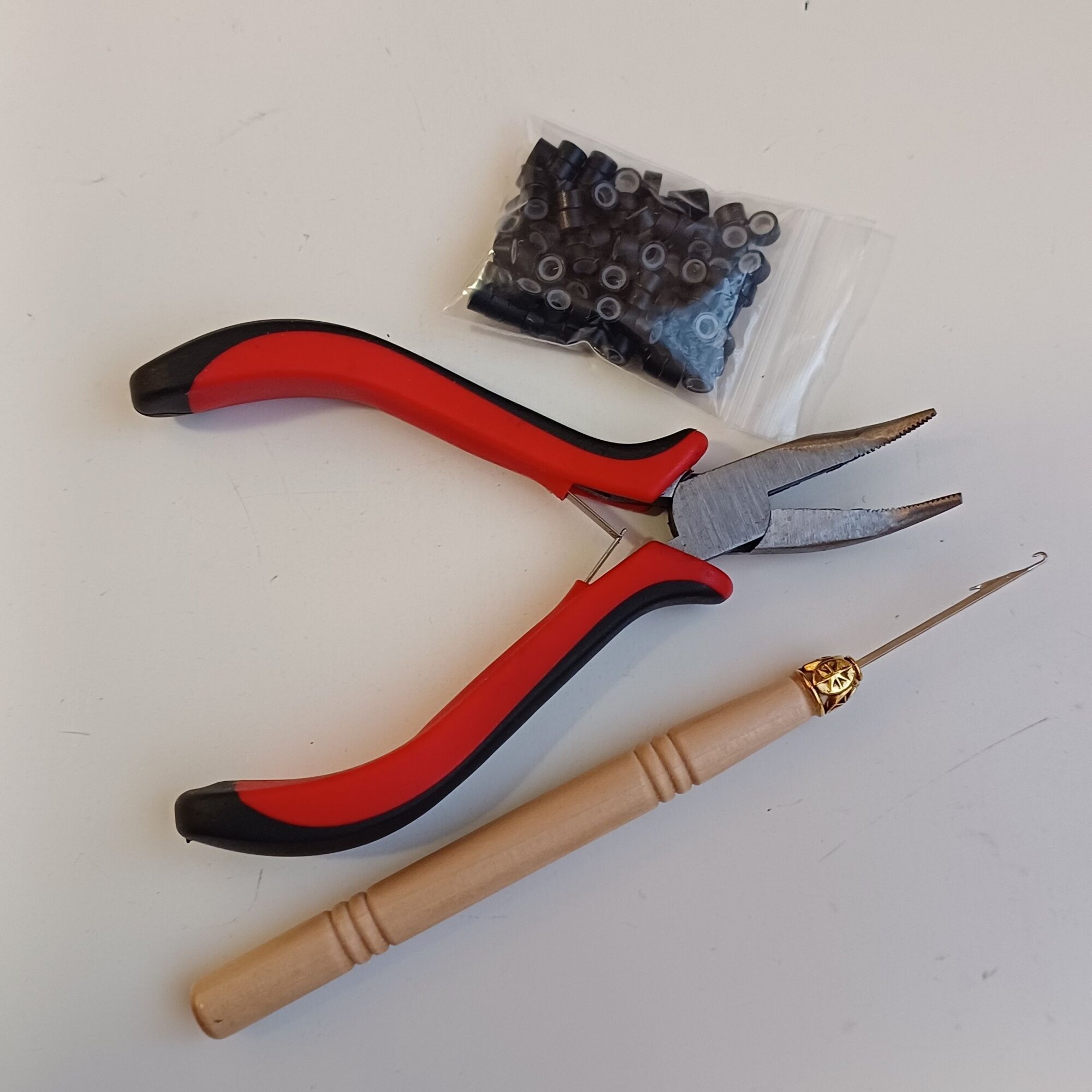 Набор для наращивания волос "Перья", плоскогубцы и капсулы, искусственные волосы, черные/красные