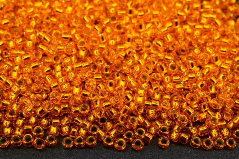 Бисер японский TOHO круглый 15/0 #0030 светлый гиацинт, серебряная линия внутри, 10 грамм