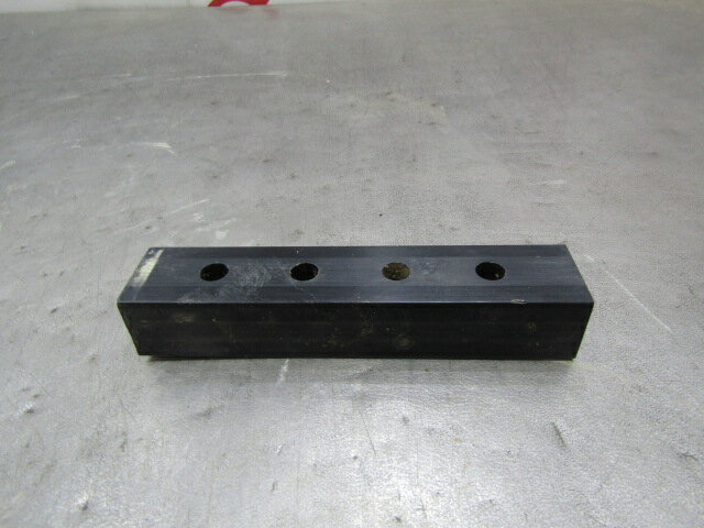 Проставка кронштейна топливного бака Scania 6-series