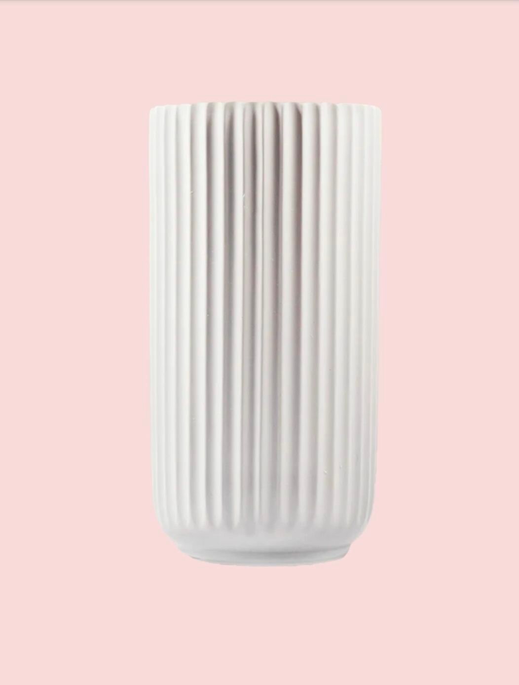 Ваза Керамическая белая Высота : 190 мм