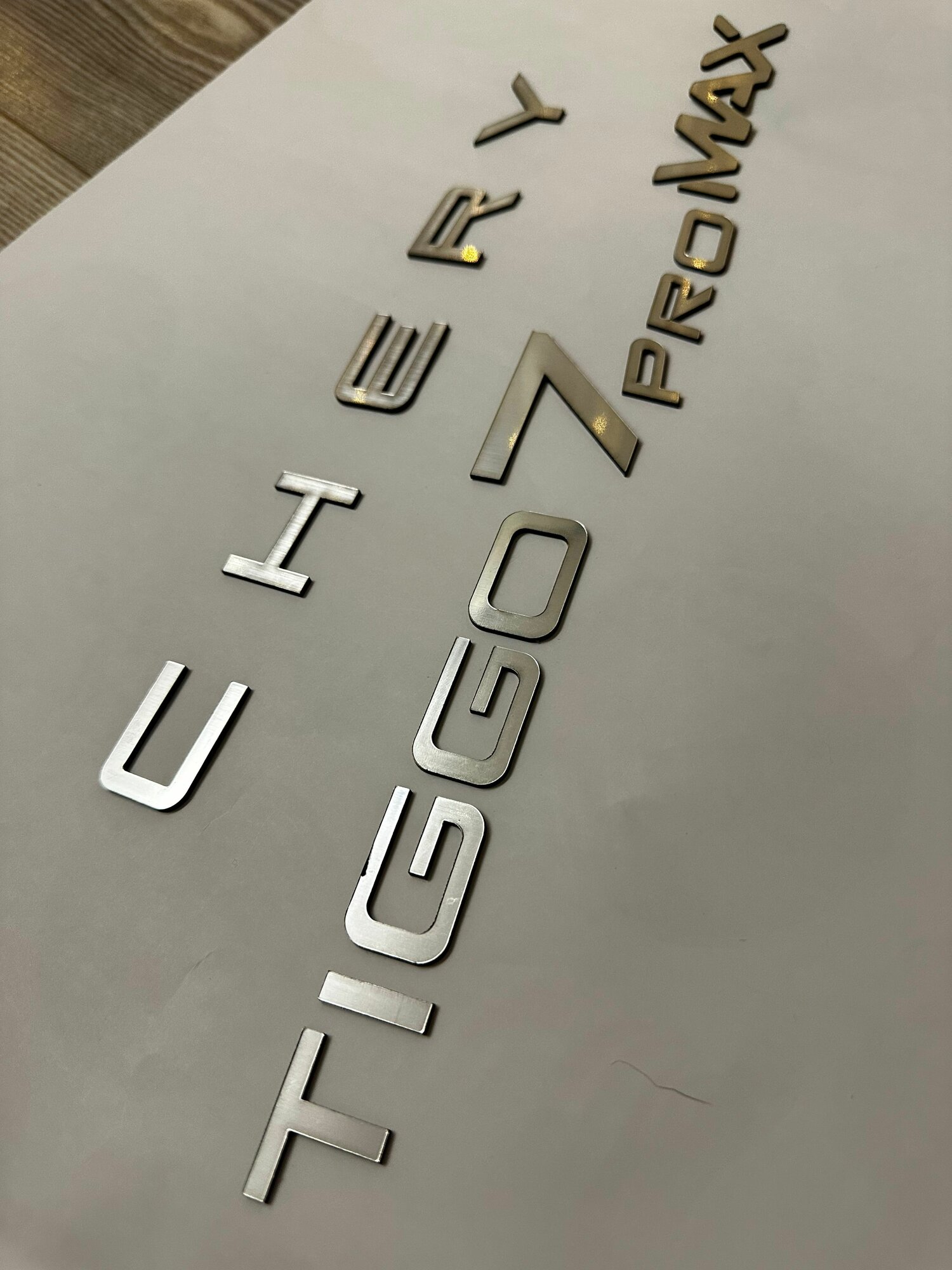 Шильдик Chery Tiggo 7 pro max ( silver )