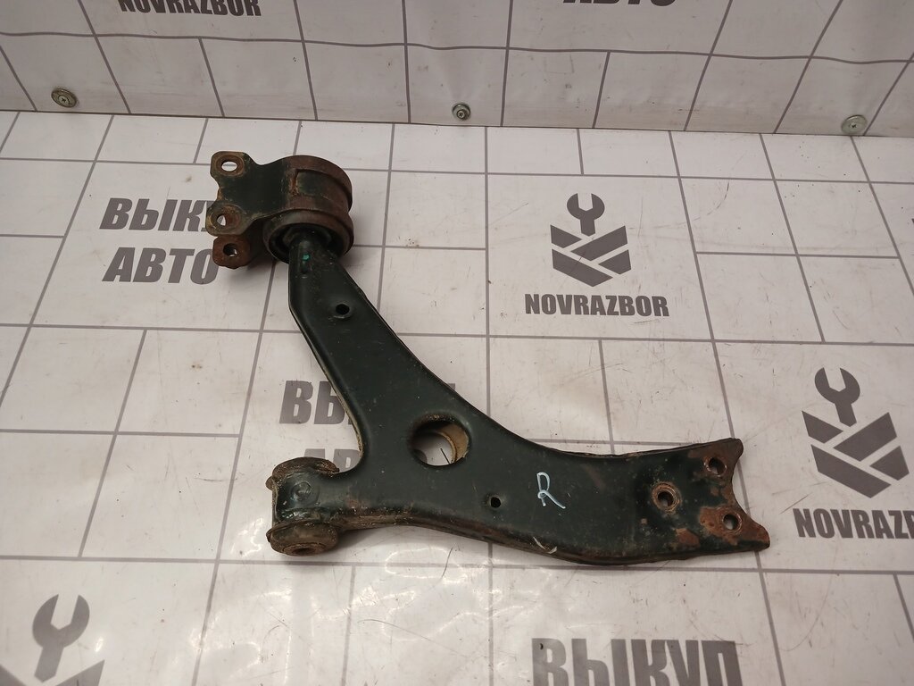 Рычаг передний правый Ford Focus 2 05-08