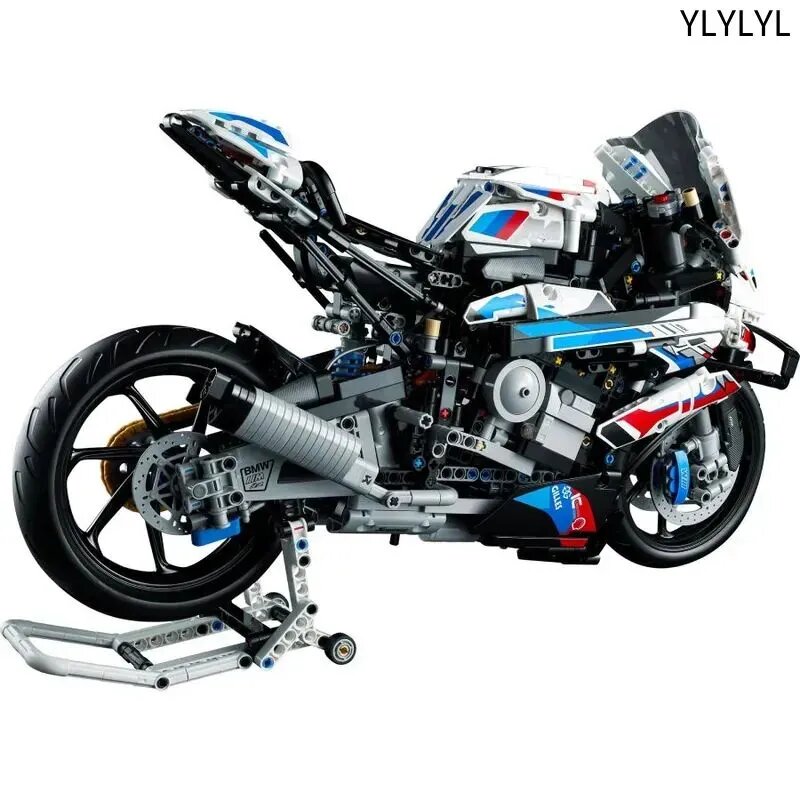 Конструктор Техник "Мотоцикл BMW M 1000 RR". 1920 деталей. Упаковка в виде цветной коробки. Детали упакованы по пакетам.