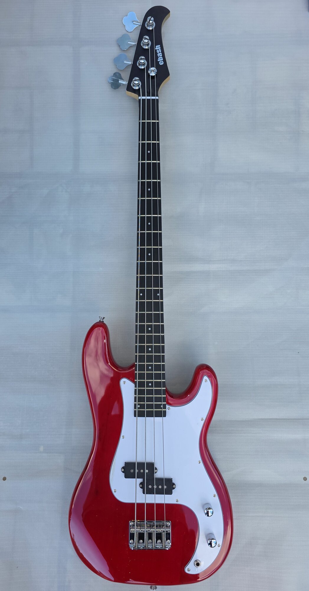 Бас-гитара (Бас гитара электрическая) Е-БАШ Стратокастер красный 1