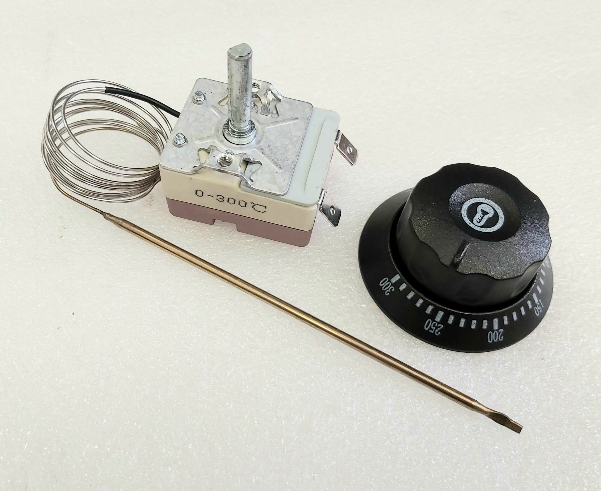 Термостат для духовых шкафов ЕС/20A/250V/0,9m/23mm/0-300С с ручкой