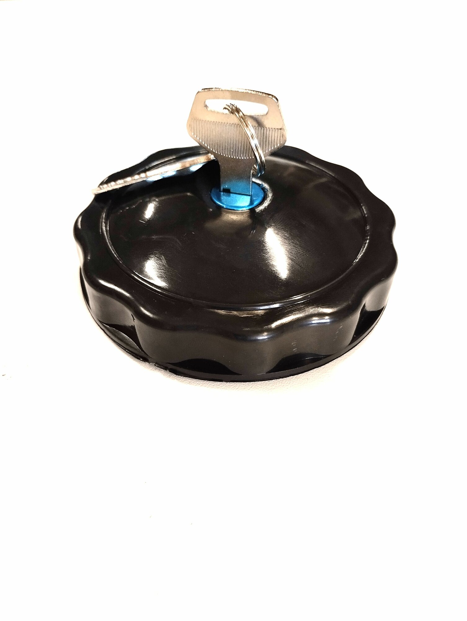 Крышка бензобака Урал черная.