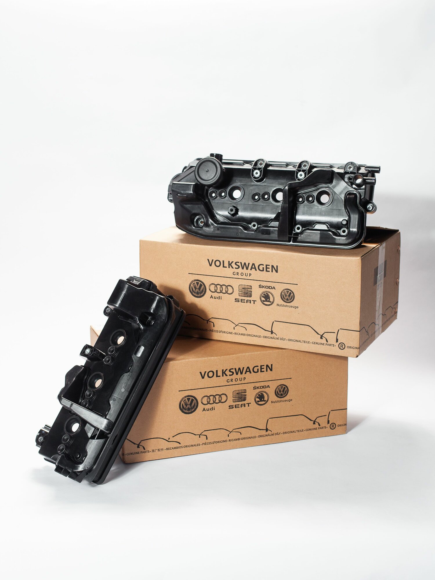 Комплект клапанных крышек audi vag 3.0 TDI 059103469DE 059103470CS