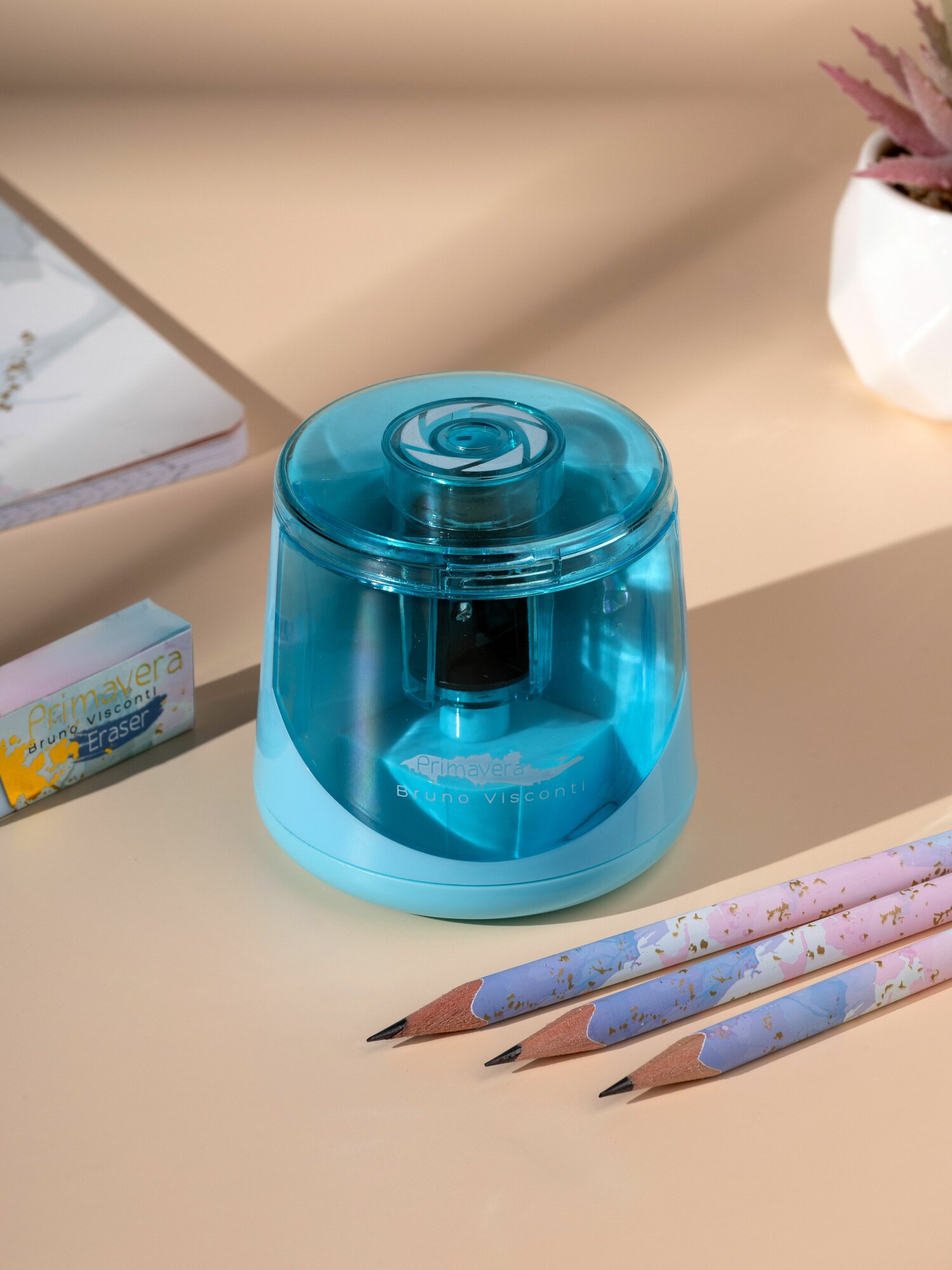 Точилка для карандашей электрическая "Primavera" Bruno Visconti/ электрическая точилка для карандашей с контейнером для школы, офиса арт.35-0078