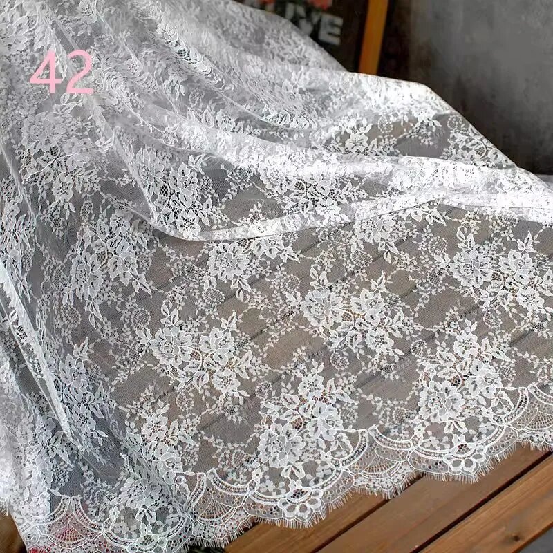 Кружевная ткань шантильи, off white, 150см