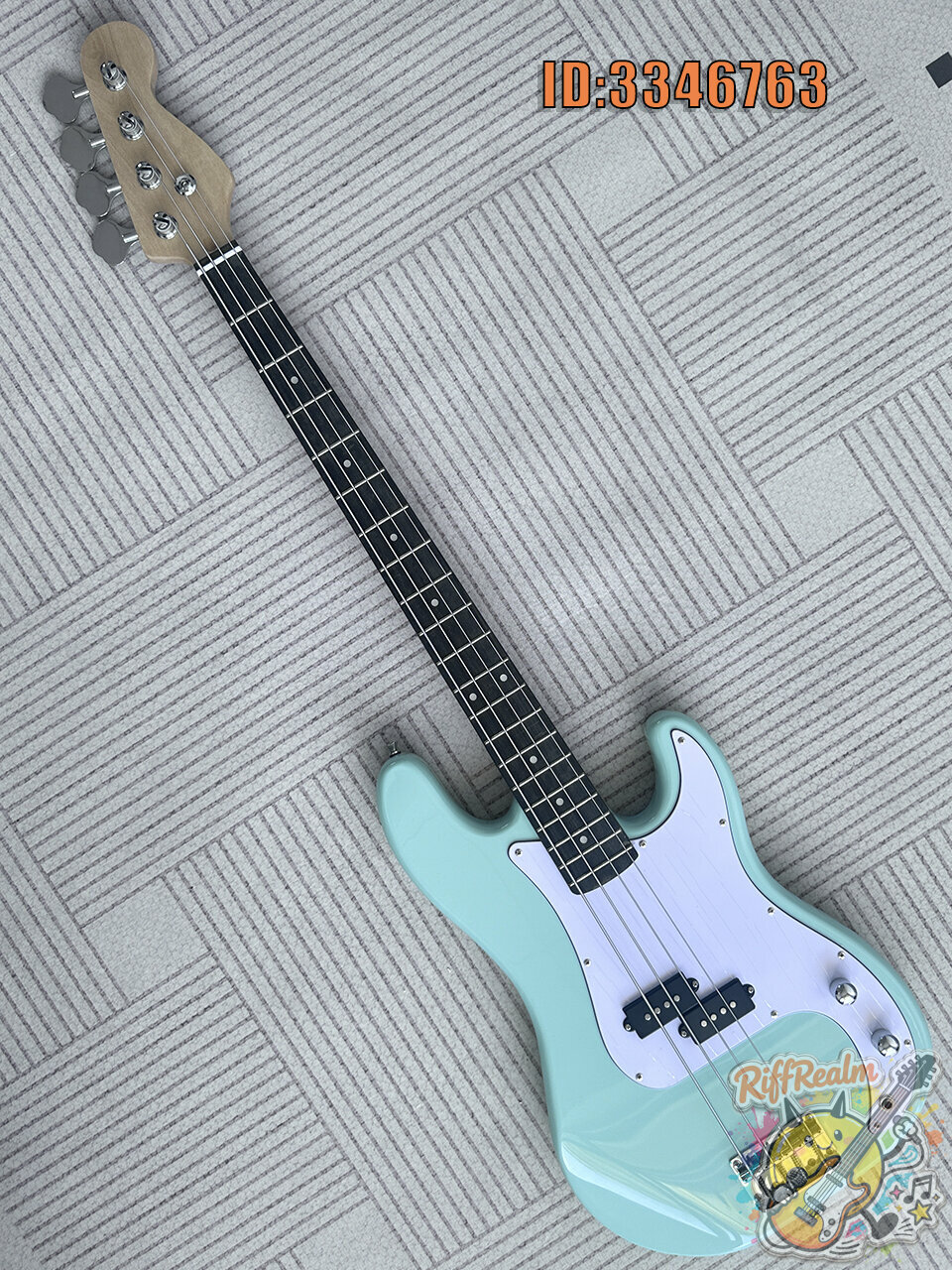 Бас-гитара Precision Bass Mint