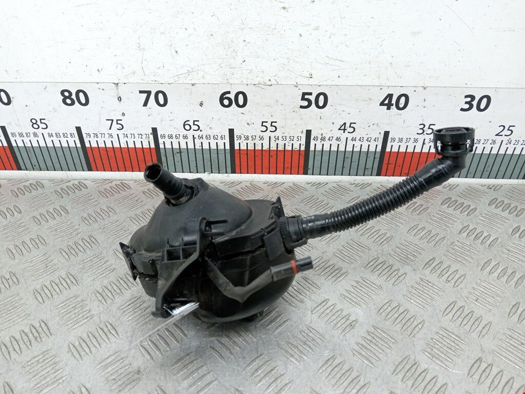 Маслоотделитель (сапун) BMW 3-Series (E90/E91/E92/E93) 11617531423 арт. 2268685