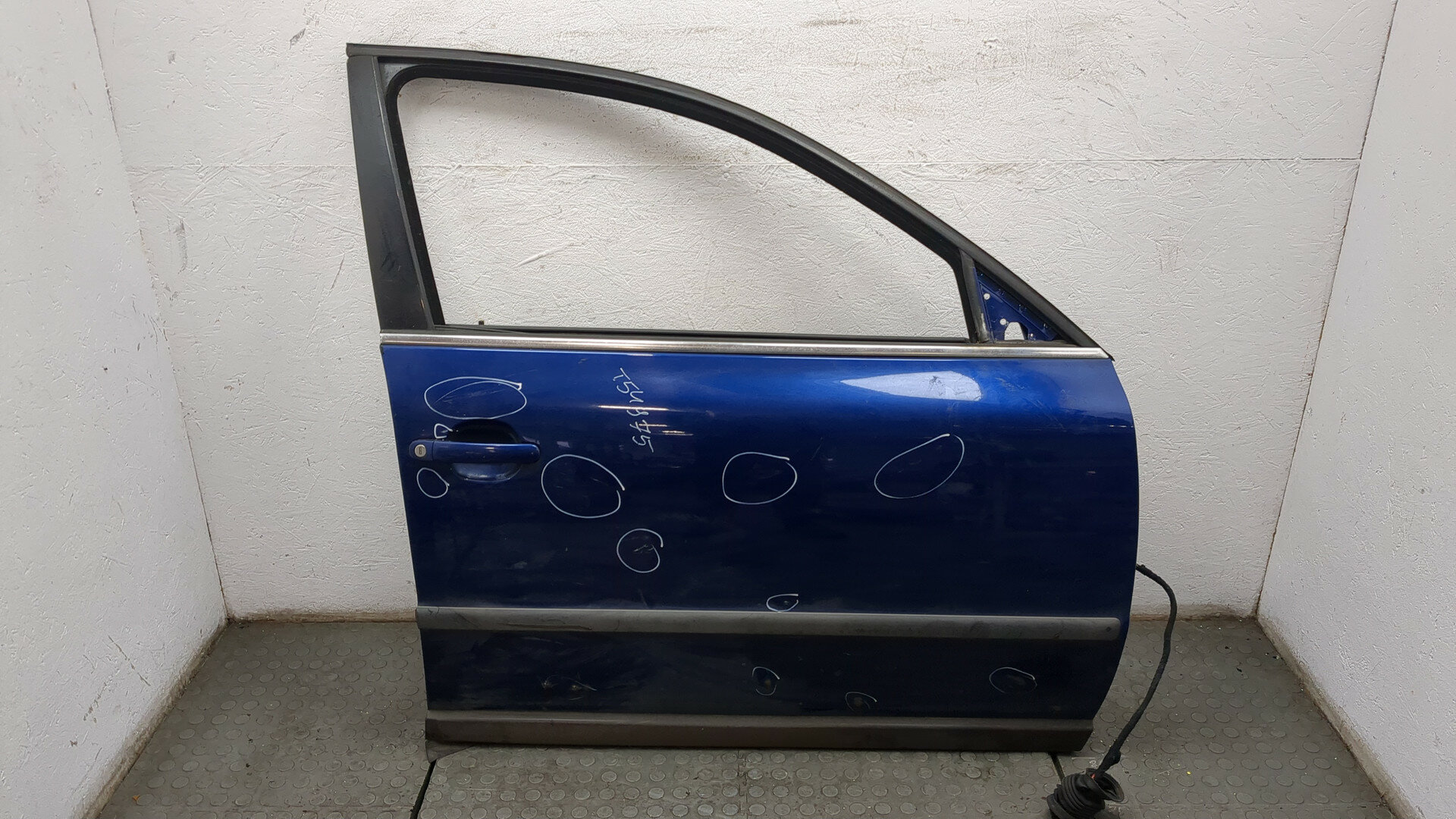 Дверь боковая (легковая) правая передняя Volkswagen Passat 5 Б/У