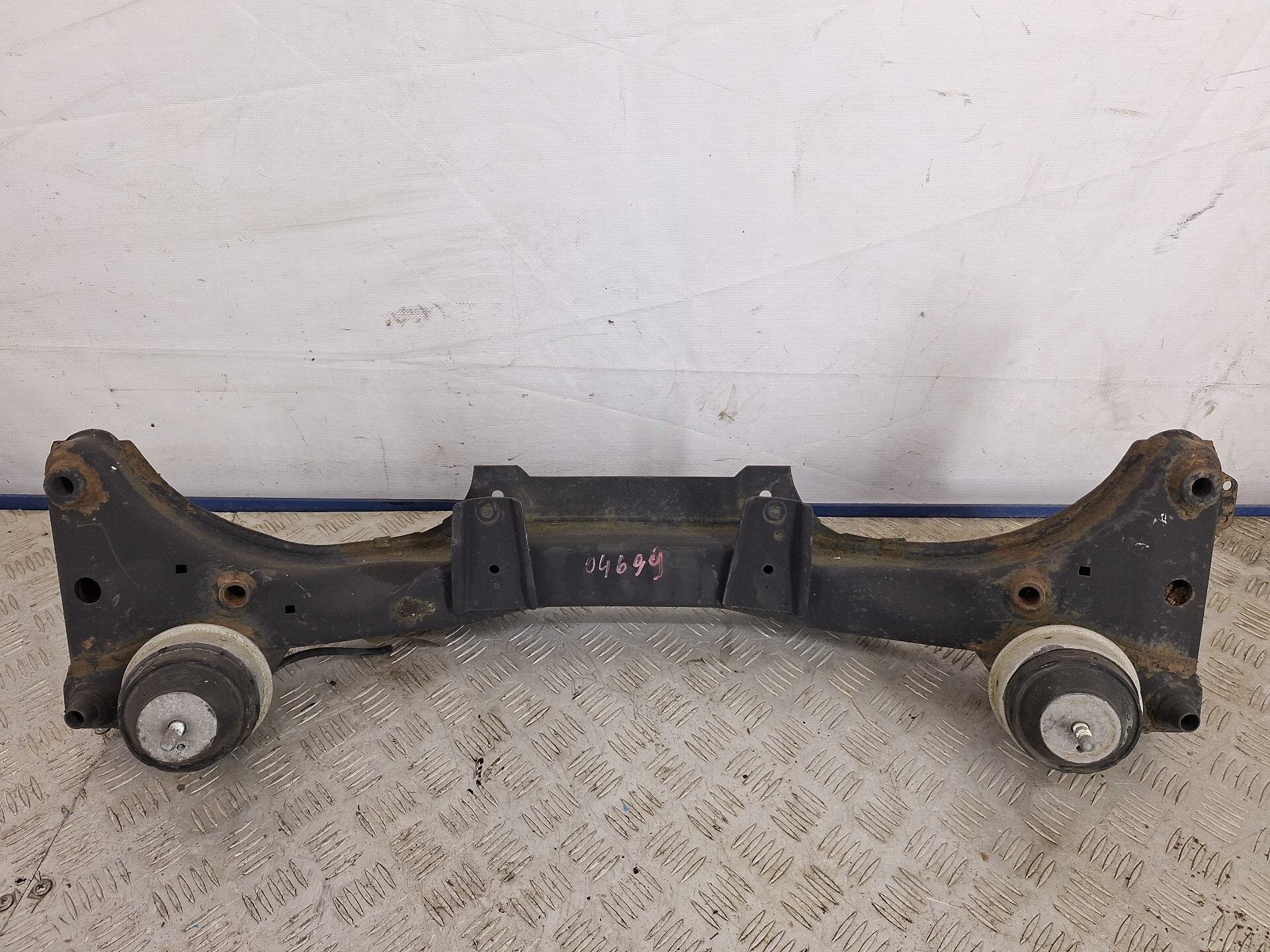 Передняя балка (подрамник) BMW 3 E46 2002