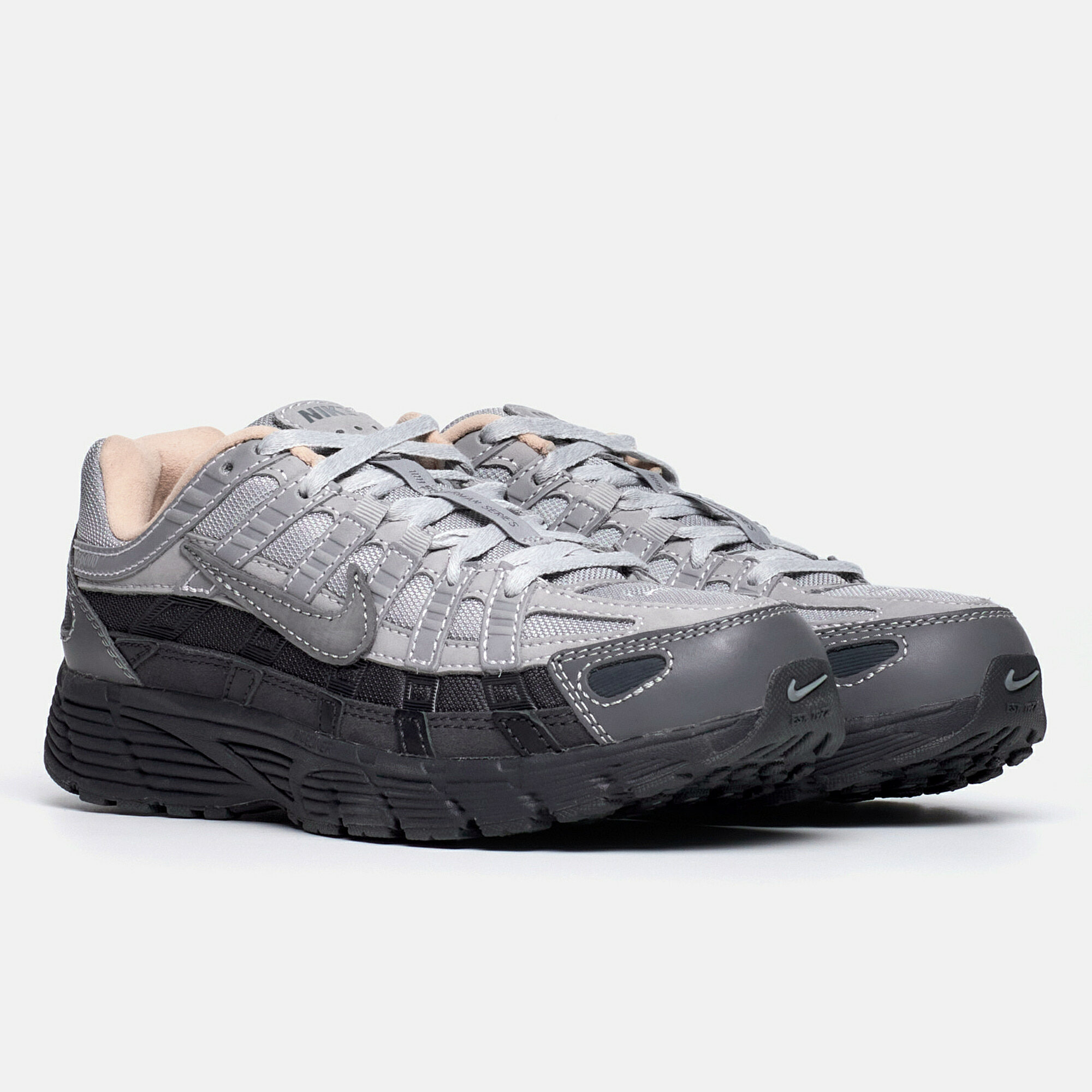 Кроссовки P-6000