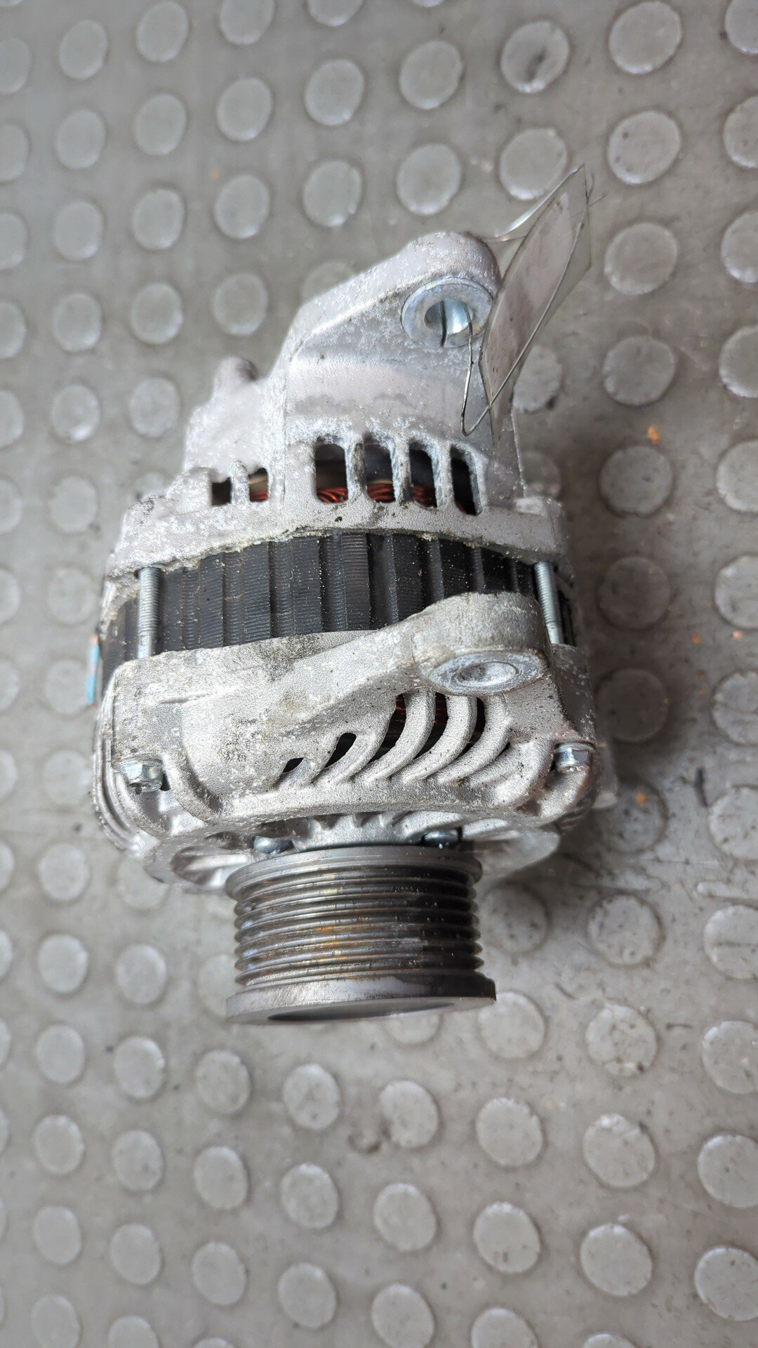 Генератор Nissan Pathfinder Б/У